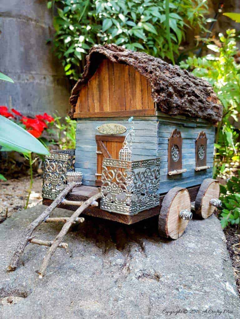 Re-purpose a Lunch Box and Make a Gypsy Caravan - A Crafty Mix