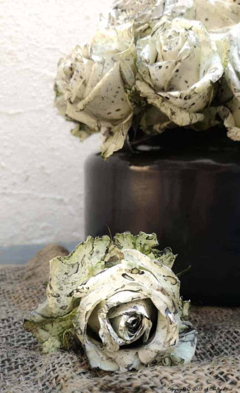 How to Make Gorgeous Oreo Dipped Roses - A Crafty Mix