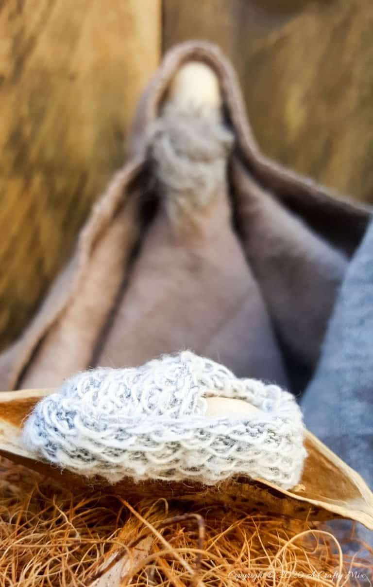 Easy Clothespin Nativity Scene Using Fabric Scraps - A Crafty Mix