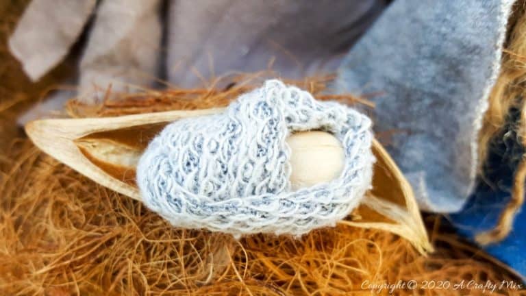 Easy Clothespin Nativity Scene Using Fabric Scraps - A Crafty Mix
